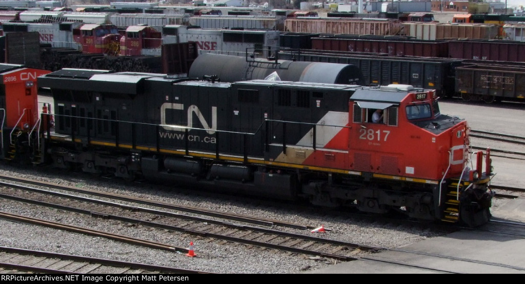 CN 2817